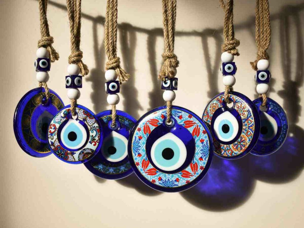Discover the 5 Key Evil Eye Signs – Protect Yourself with Expert Guidance