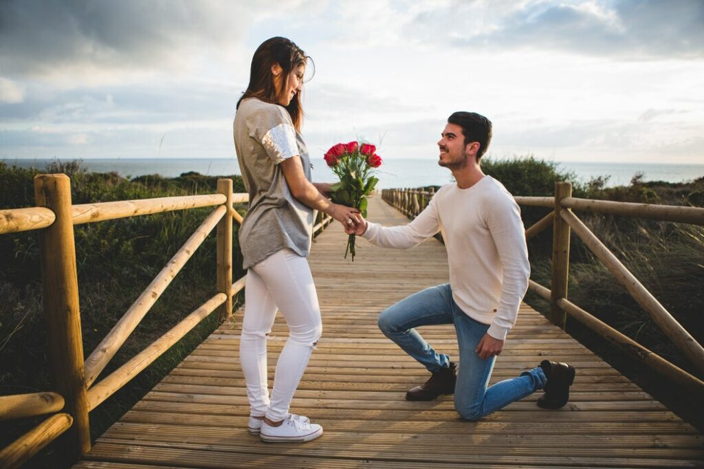 5 Signs That Someone Is Coming Into Your Life According to Astrology