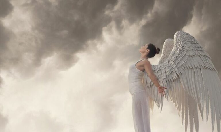 5 Signs That Angels Are In Your House According to Astrology