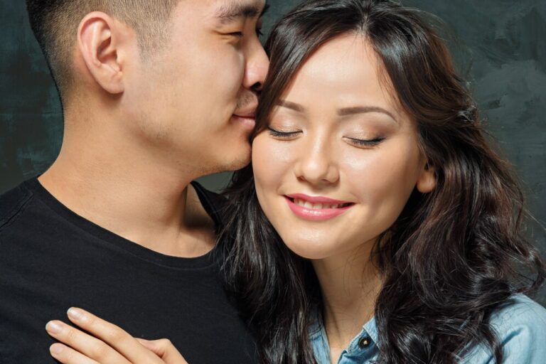 4 Zodiac Signs Who Like Forehead Kiss According to Astrology